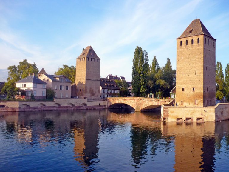 Découvrir les Ponts Couverts à Strasbourg - Mon Grand Est