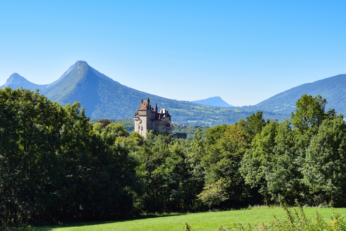 Menthon Castle from Col de Bluffy © French Moments - Mon Grand Est